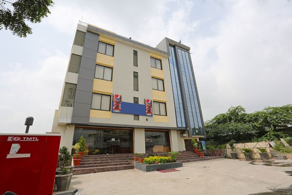 Townhouse Reti Bus Terminal Udaipur Formerly Greenland - 우다이푸르