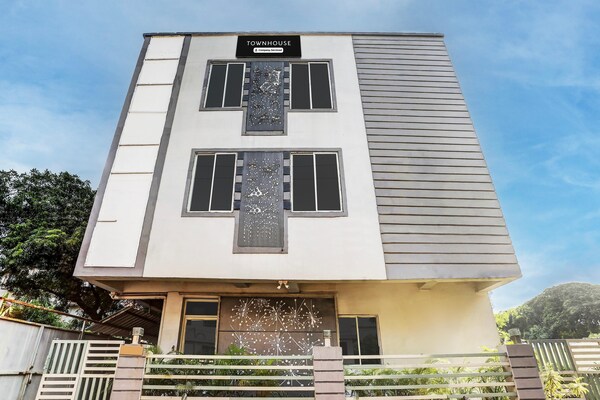 Super Townhouse Chandrasekharpur - Bhubaneswar