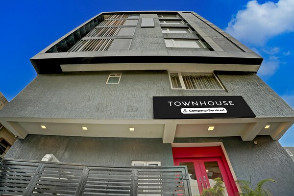 Super Townhouse Ulsoor Near Halasuru Metro Station - Bangalore