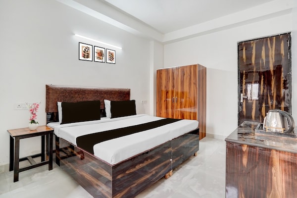 Super Collection O Sector 7 Rohini Formerly Giriraj Residency - Delhi