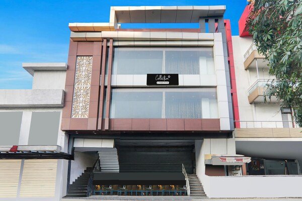 Super Collection O Quila Road Formerly Jr Inn - Lucknow