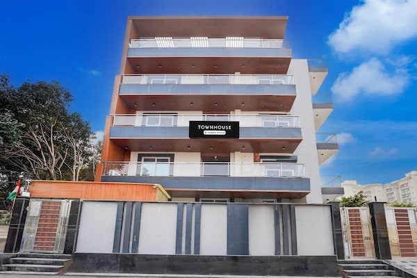 Super Townhouse Sector 93 Noida Expressway - Faridabad