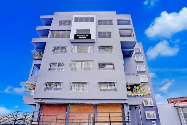 Super Townhouse Godavari Riverbank Formerly Shanti Datta Inn - Nashik