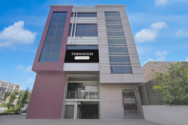 Super Townhouse Sitapur Railway Junction Formerly Aman Inn - Sitapur