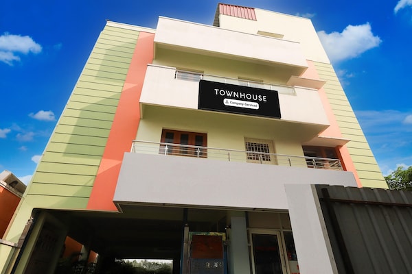 Super Townhouse Koyambedu Metro Station Chennai Formerly Sr Residency - Chennai