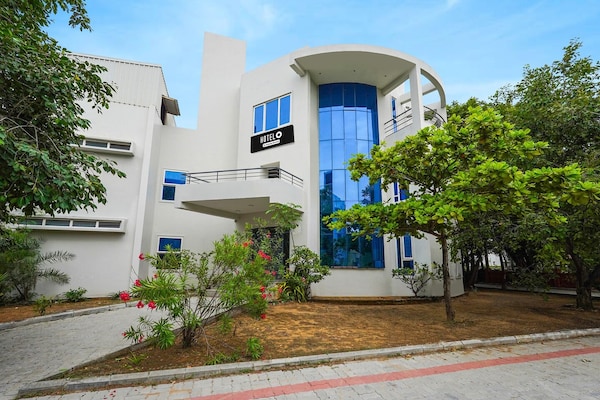 Hotel O Ecr Stays Near Nemmeli Beach Formerly Gvs Homes - Chennai