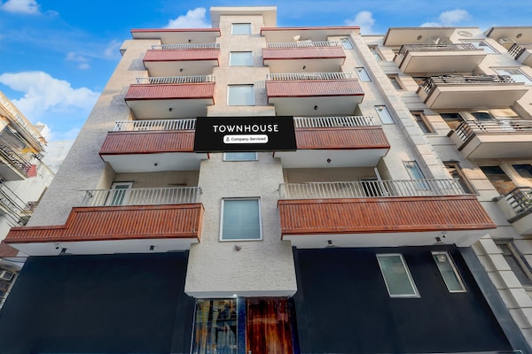 Super Townhouse Phase 3 Dlf Cyber City - Gurugram