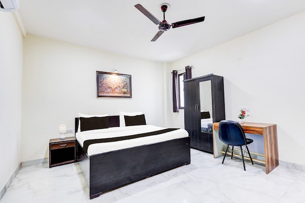 Super Hotel O Sector 25 Near Iskcon Temple Formerly Hotel Amazing House - Delhi