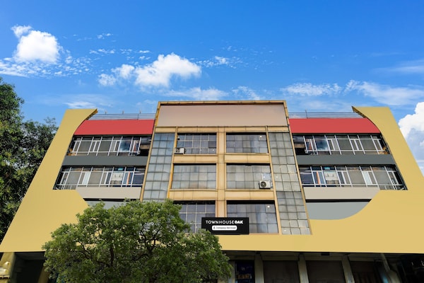 Townhouse Oak Ptc Indore Junction - Indore