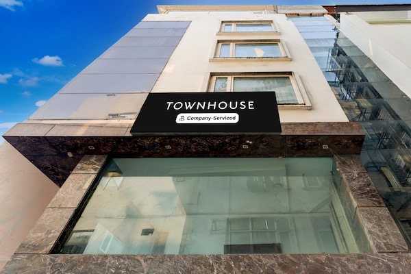 Super Townhouse Oak New Delhi Central Railway Junction Formerly Uppal International - Delhi