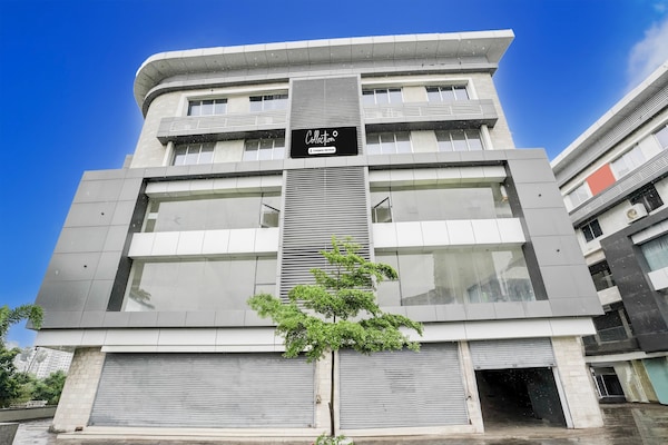 Collection O Adajan Formerly Hotel Sky Palace - Surat