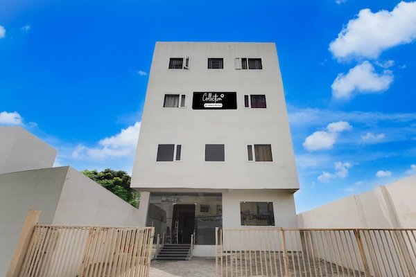 Super Collection O Banaras Railway Junction Formerly Varanasi Suites - Varanasi