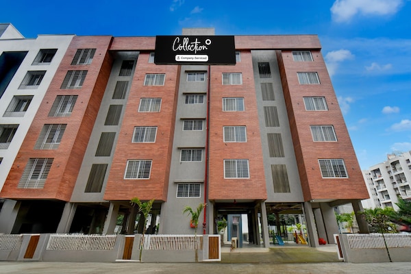 Super Collection O Katraj Bus Stop Formerly Indu Ville - Pune