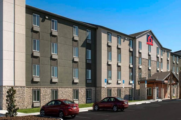 1 Bed | Ada\/ri Shower\/suite\/kitchen - Bossier City, LA