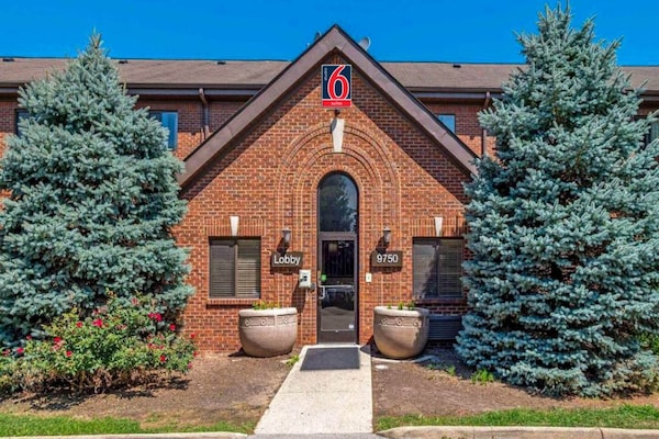 1 Queen Bed | Suite, Non-smoking, Kitchen - Carmel, IN