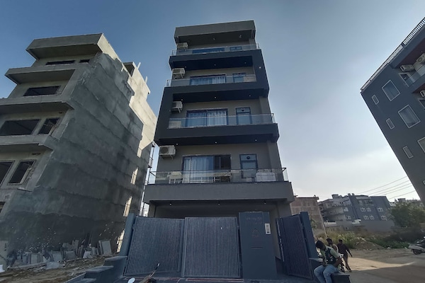 Townhouse Khandsa Road Gurugram - Gurgaon