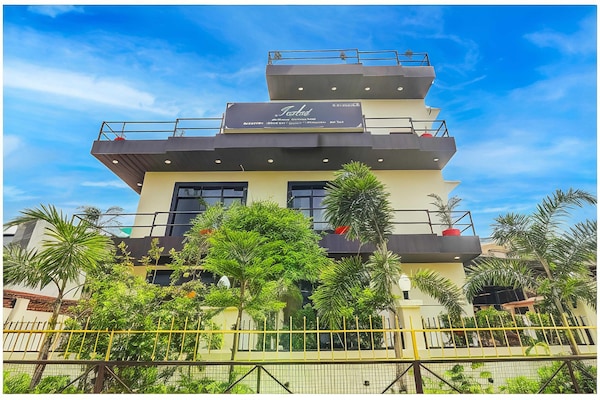 Collection O New Lucknow University Campus Formerly Tulsi Hotels And Lawn - Lucknow