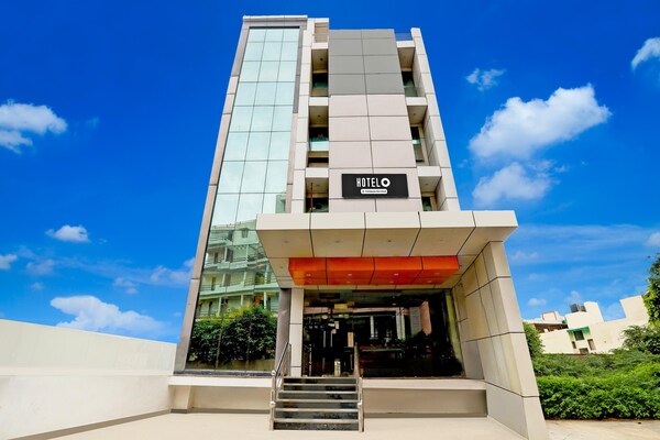 Hotel O Taj Nagri Near Taj Mahal East Gate Formerly Riviera - Agra