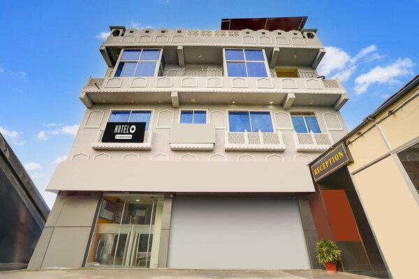 Super Hotel O Jln Marg Malviya Nagar Formerly Hotel Braj Haveli - Jaipur