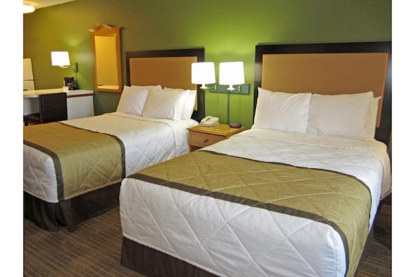 2 Queen Beds  Non-smoking Kitchen - Gaithersburg, MD