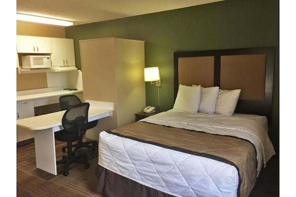 1 Queen Bed | Non-smoking, Kitchen - Greece, NY