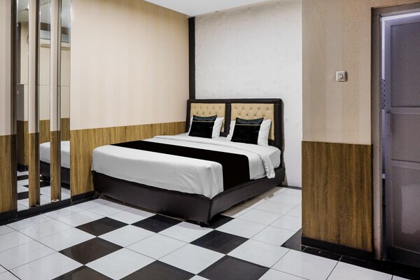 Elegant Indonesia Deluxe Double W/ Free Wifi - Padang