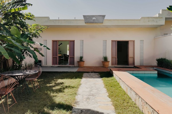 Dancenter Parijat Villas & Suites Udaipur - Udaipur