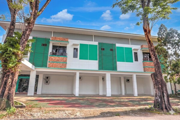 Refined Indonesia Delux Double Escape W/ Free Wifi - South Kalimantan