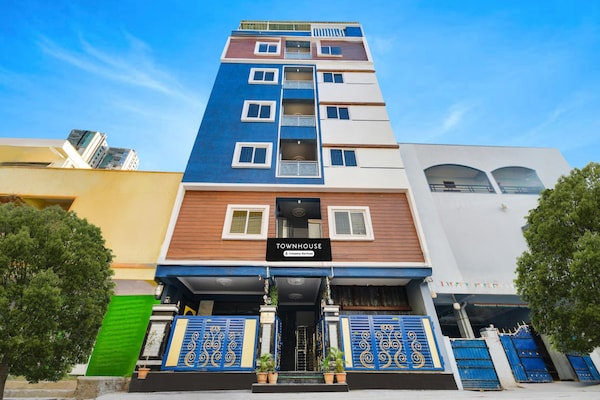 Super Townhouse Hitech City Near Yashoda Hospital - Hyderabad