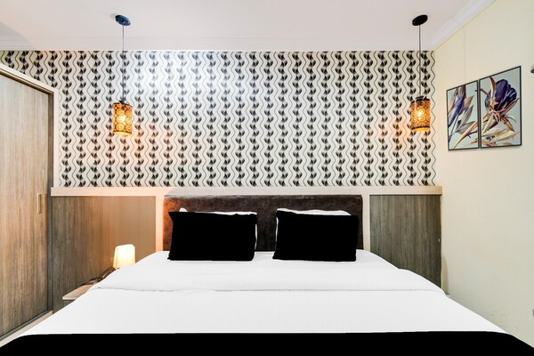 Super Townhouse Shamshabad Paradise Formerly Blue Petals Hotel - Hyderabad