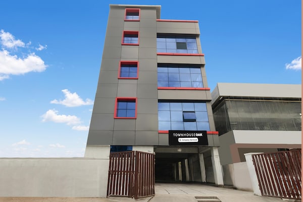 Super Townhouse Oak Kamineni Bus Stop - Hyderabad