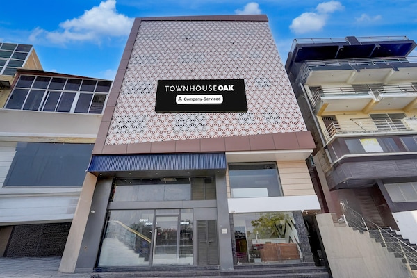 Super Townhouse Oak Railway Junction Kota Formerly Hotel Crosslane - Kota