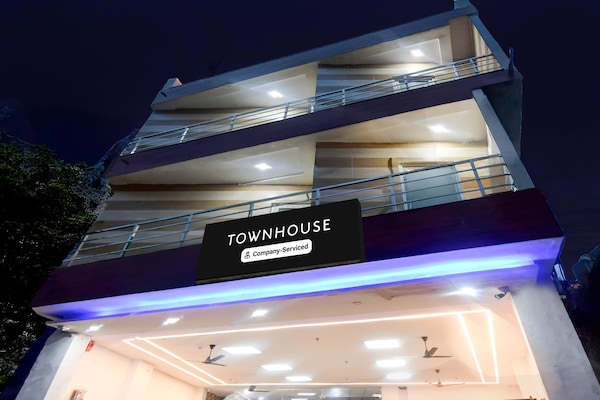 Townhouse Gomti Nagar Station Formerly Budget In - Lucknow