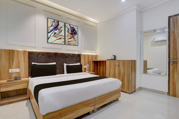 Super Townhouse Ram Talai Crossway Formerly Midway - Amritsar