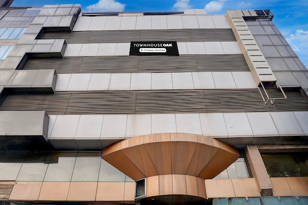 Townhouse Oak Jm Road Formerly Krishna Presidency - Poona