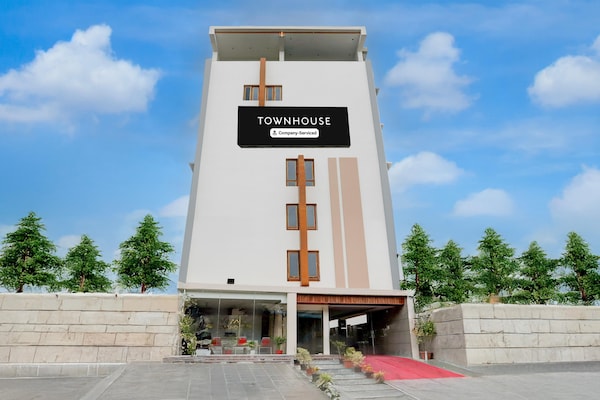 Super Townhouse Sri Padmavati Ammavaari Temple Formerly Hotel Rama Grand - Tirupati