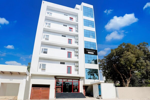 Super Townhouse Balua Road Pahadiya - Varanasi