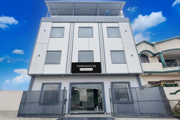 Super Townhouse Gt Road Amritsar - Amritsar