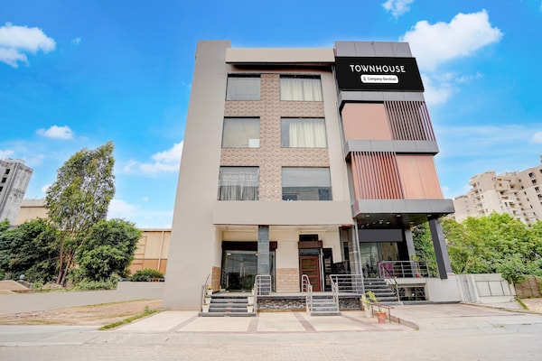 Townhouse Cosmo Mall Zirakpur Formerly R K Residency - Panchkula