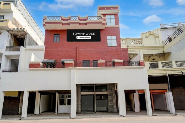Townhouse Prayagraj Railway Station Road Formerly Ganga Niwas - Allahabad