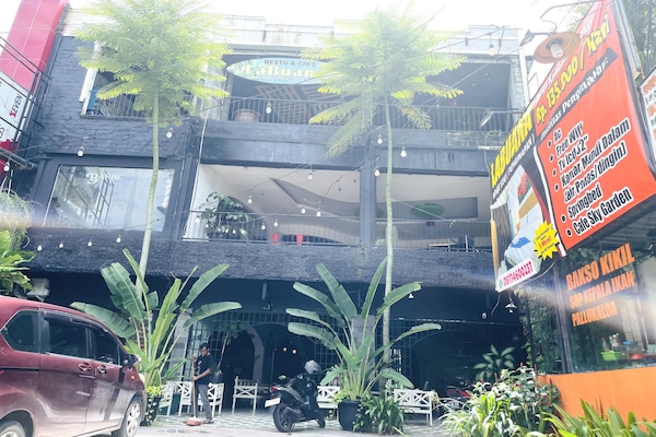 Deluxe Double Near Primaya Hospital - Makassar