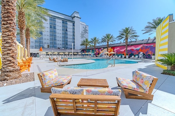Double Wagalong  Pet Friendly  Vegas - Henderson, NV