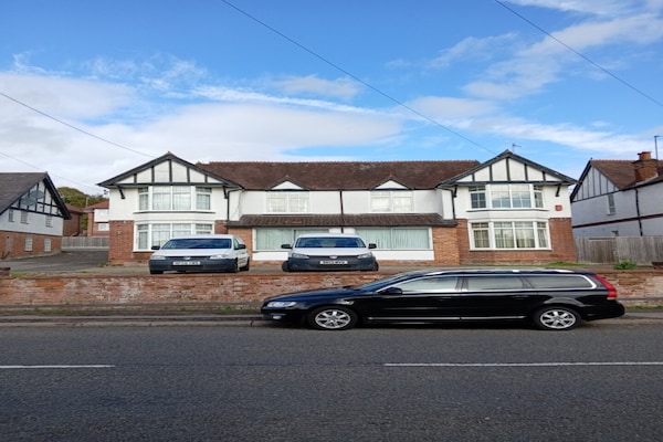 Standard Double Room - High Wycombe