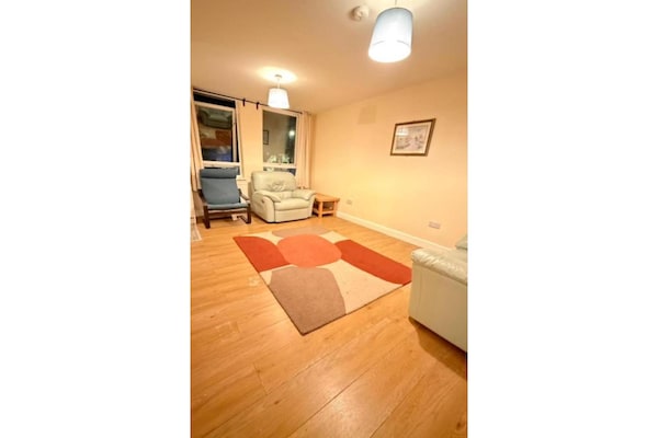 Standard Double Room - Shared - Maidstone