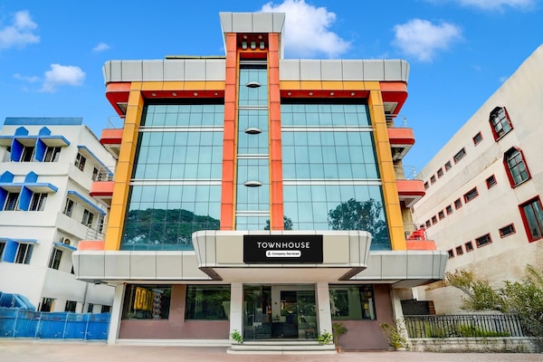 Super Townhouse Mysore Central Formerly Hotel Pride - Mysore