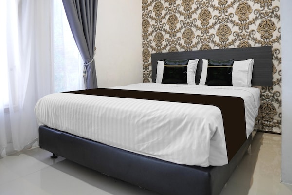 Luxury Deluxe Dbl Retreat W/ Free Wifi And Parking - Padang