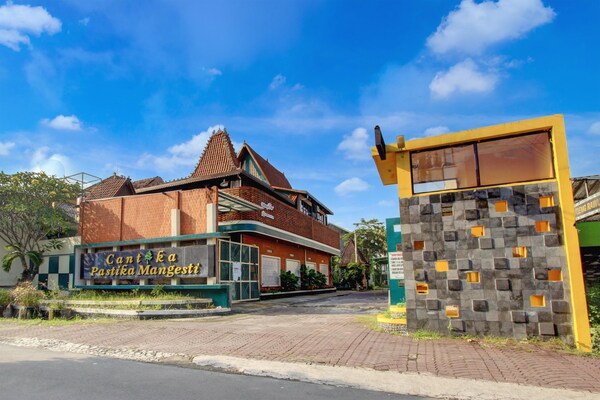Luxury Twin Stay With Free Wifi And Parking - Surakarta
