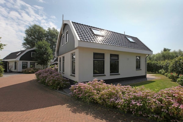 781460 - Bergen, Netherlands