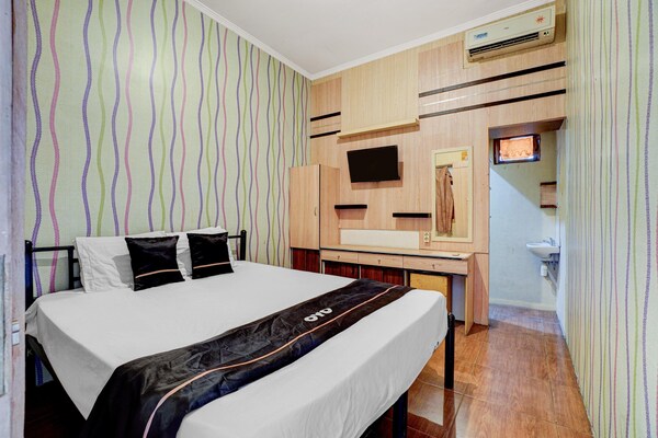 Pelangi Guest House Cozy Stay - Jakarta