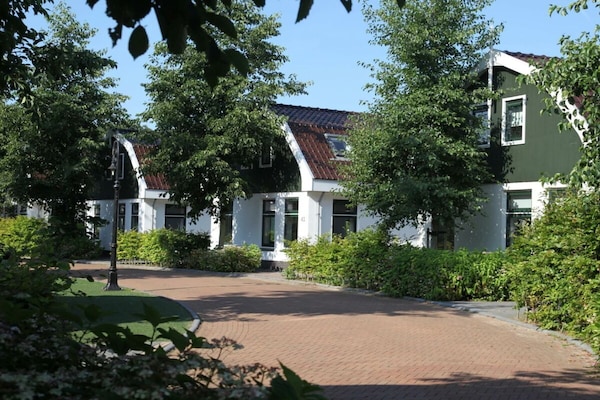 782181 - Bergen, Netherlands